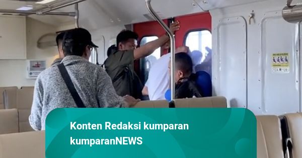 Viral Kepala Penumpang Terjepit Pintu Kereta Bandara YIA | kumparan.com